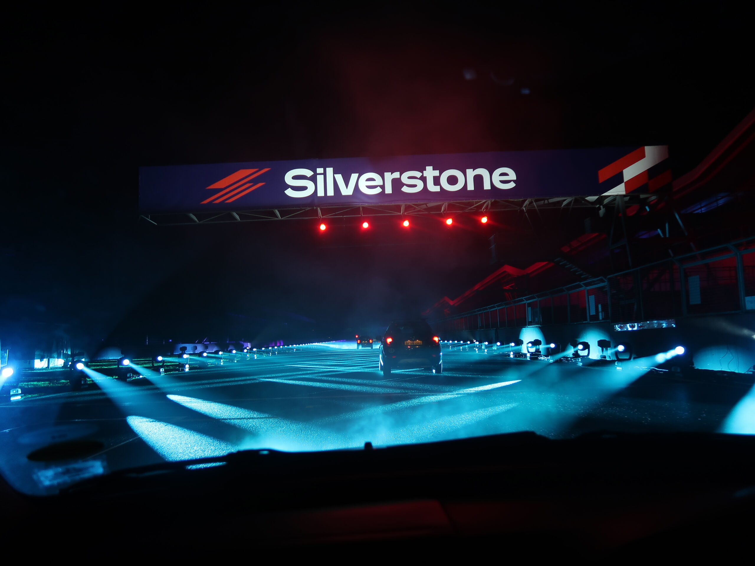 🚦🚘 Lap of Lights 2025/2026 - Silverstone Circuit, Towester | What's Up ...