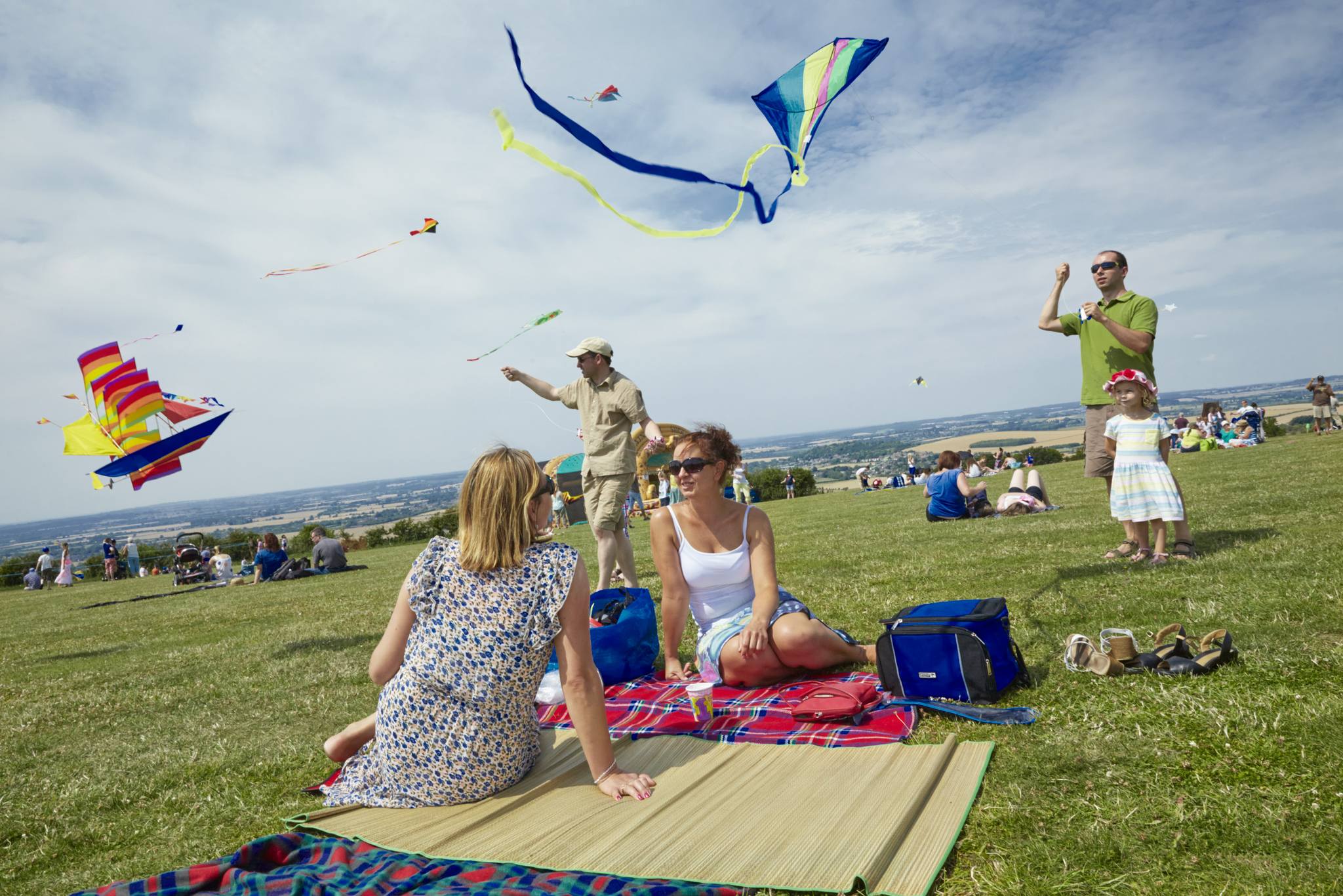🪁Kites Connect Festival - Dunstable Downs | What's Up Bedfordshire Events